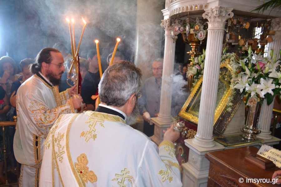 ΠΟΛΥΑΡΧΙΕΡΑΤΙΚΟ ΣΥΛΛΕΙΤΟΥΡΓΟ ΣΤΟΝ ΠΑΝΙΕΡΟ ΝΑΟ ΤΗΣ ΕΥΑΓΓΕΛΙΣΤΡΙΑΣ ΤΗΝΟΥ